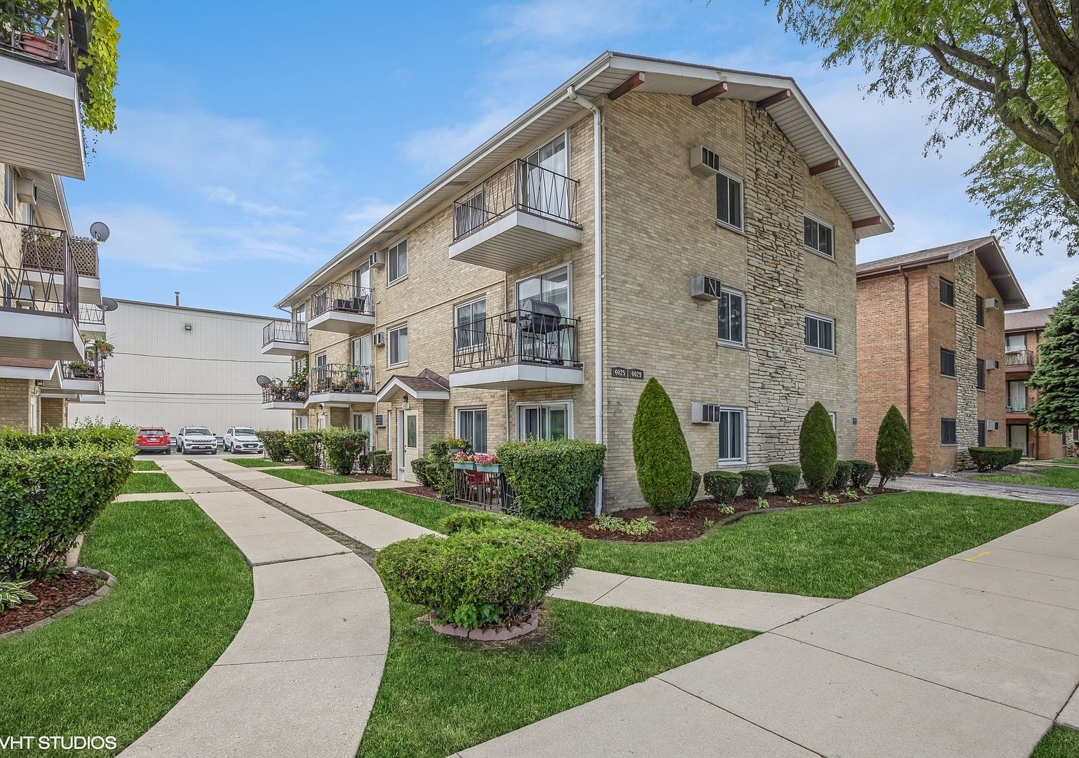 6029 W 64th Pl APT 1, Chicago, IL 60638 | Zillow