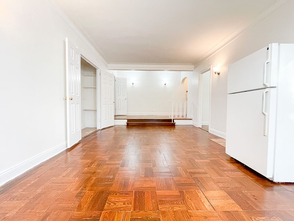 12220 Ocean Promenade APT 5L, Rockaway Park, NY 11694 | Zillow