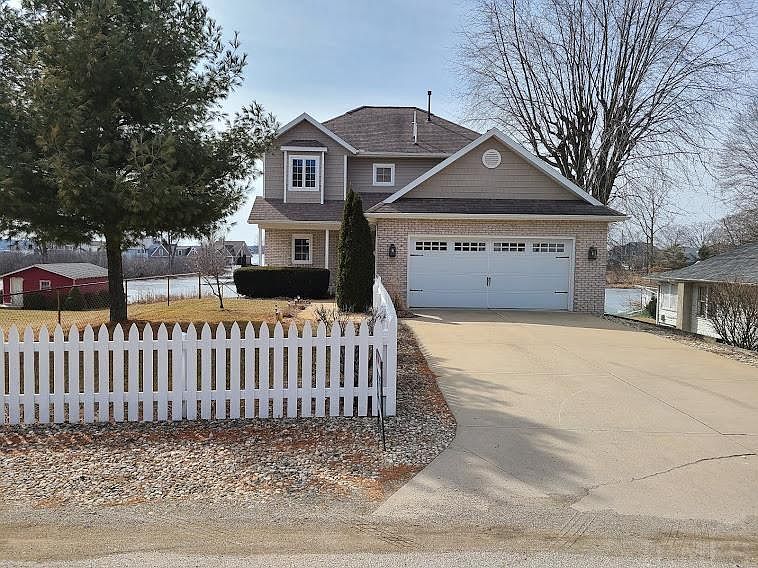 11655 N Elm Grove Dr, Syracuse, IN 46567 | Zillow