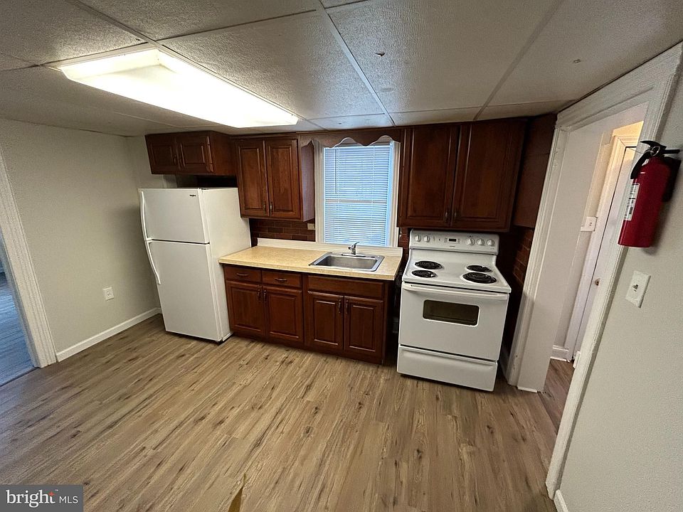 26 W Main St FLOOR 2, Newmanstown, PA 17073 | Zillow