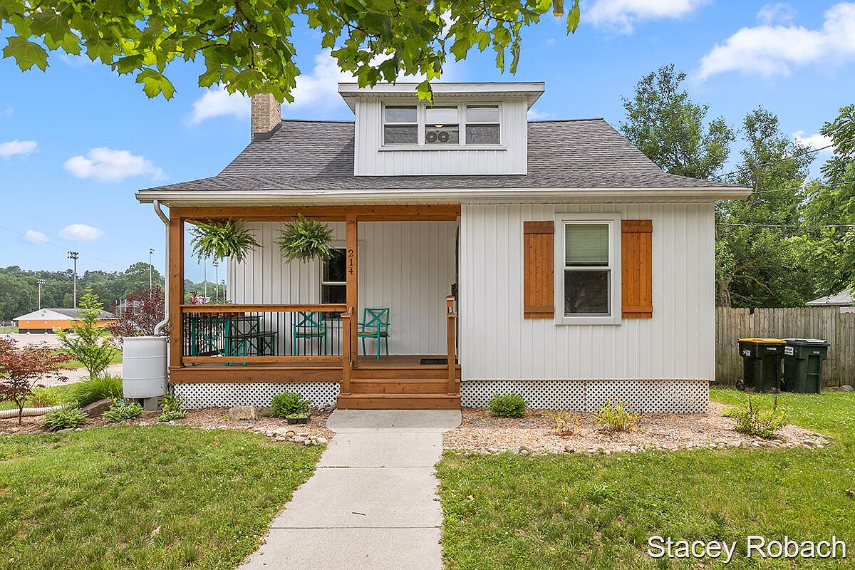 214 Lewis St, Rockford, MI 49341 | Zillow
