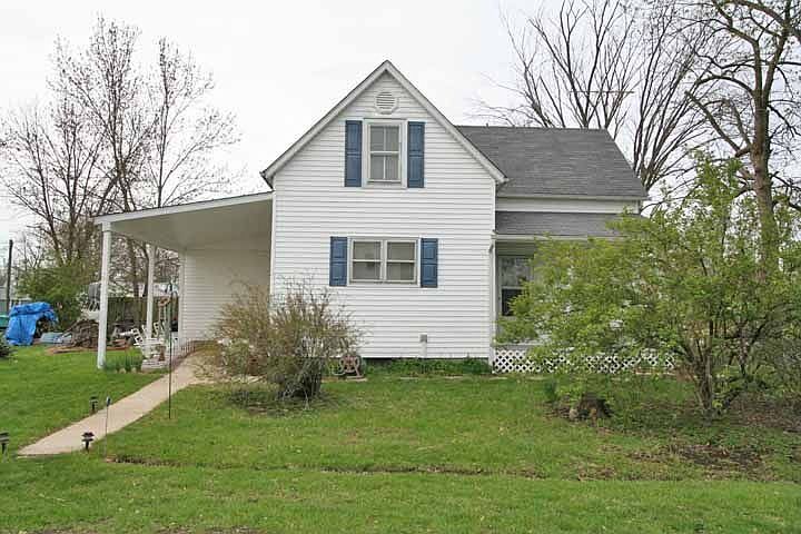 212 Washington St, Saint Jacob, IL 62281 | Zillow