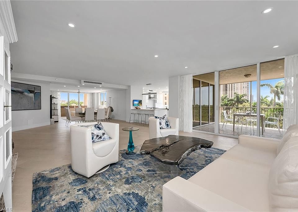 6597 Nicholas Blvd Naples, FL | Zillow