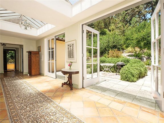 85 Vanderlip Dr, Rancho Palos Verdes, CA 90275 | MLS #PV24151565 | Zillow