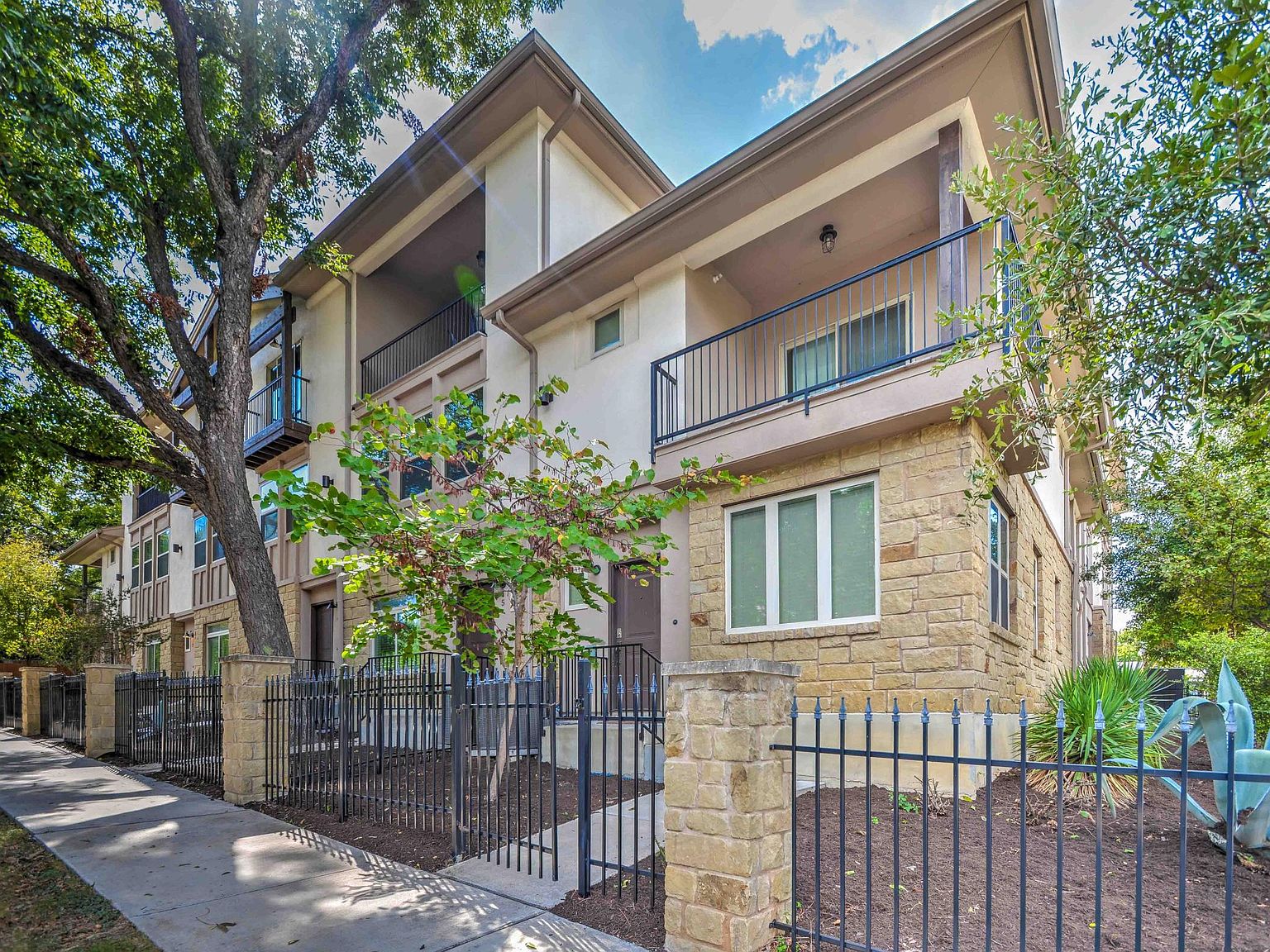 501-503 W 30th St, Austin, TX 78705 | Zillow