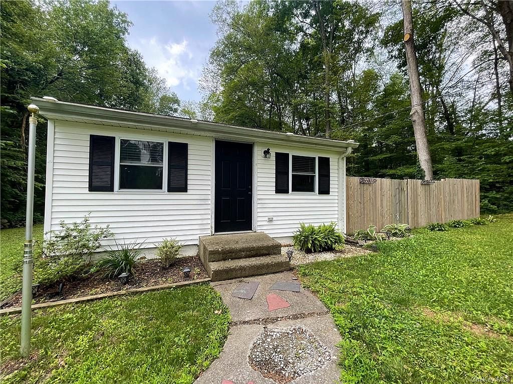 52 Netherwood Plaza, Salt Point, NY 12578 | MLS #H6317663 | Zillow