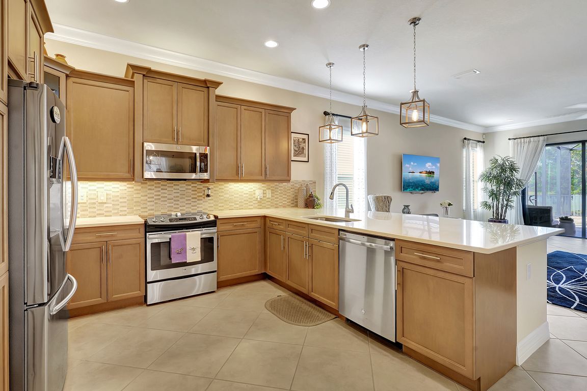 11527 Meadowrun Cir, Fort Myers, FL 33913 | MLS #223081735 | Zillow