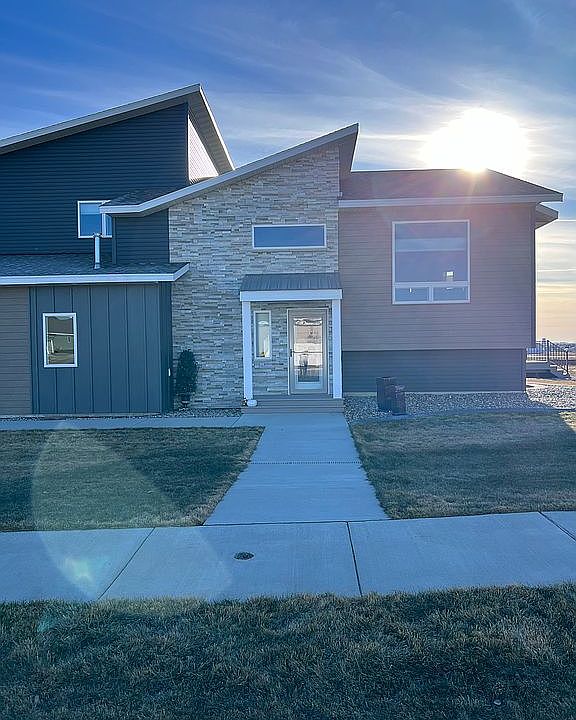 1717 Prairie Hawk Dr, Bismarck, ND 58503 | Zillow