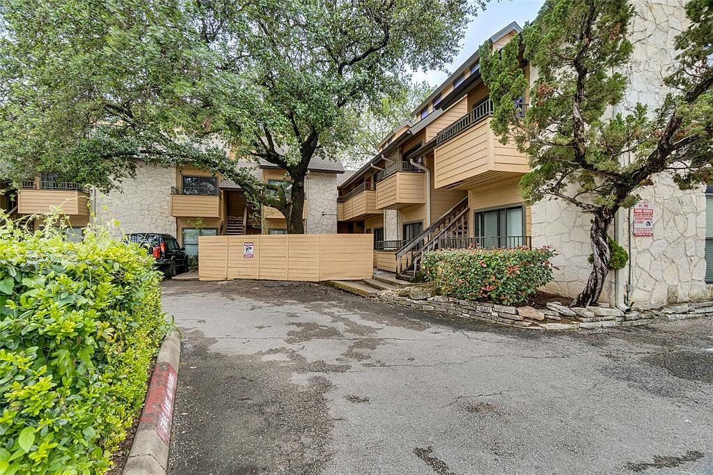 2714 Nueces St APT 206, Austin, TX 78705 | MLS #7066671 | Zillow