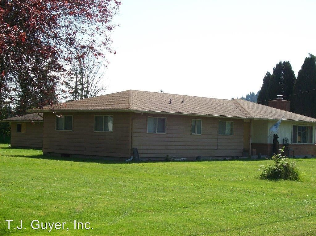 208 E Carson St, Centralia, WA 98531 | Zillow