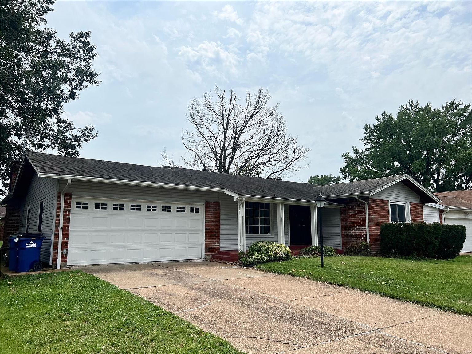 2420 Greenbriar Dr, Florissant, MO 63033 | Zillow