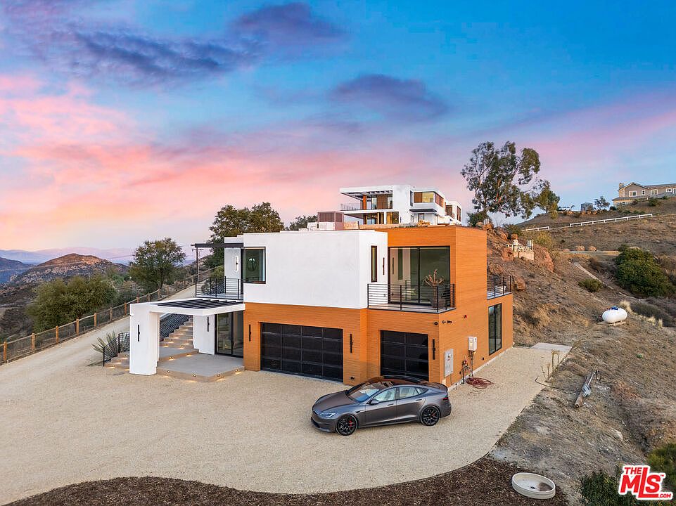 32180 Mulholland Hwy #1/2, Malibu, CA 90265 | Zillow