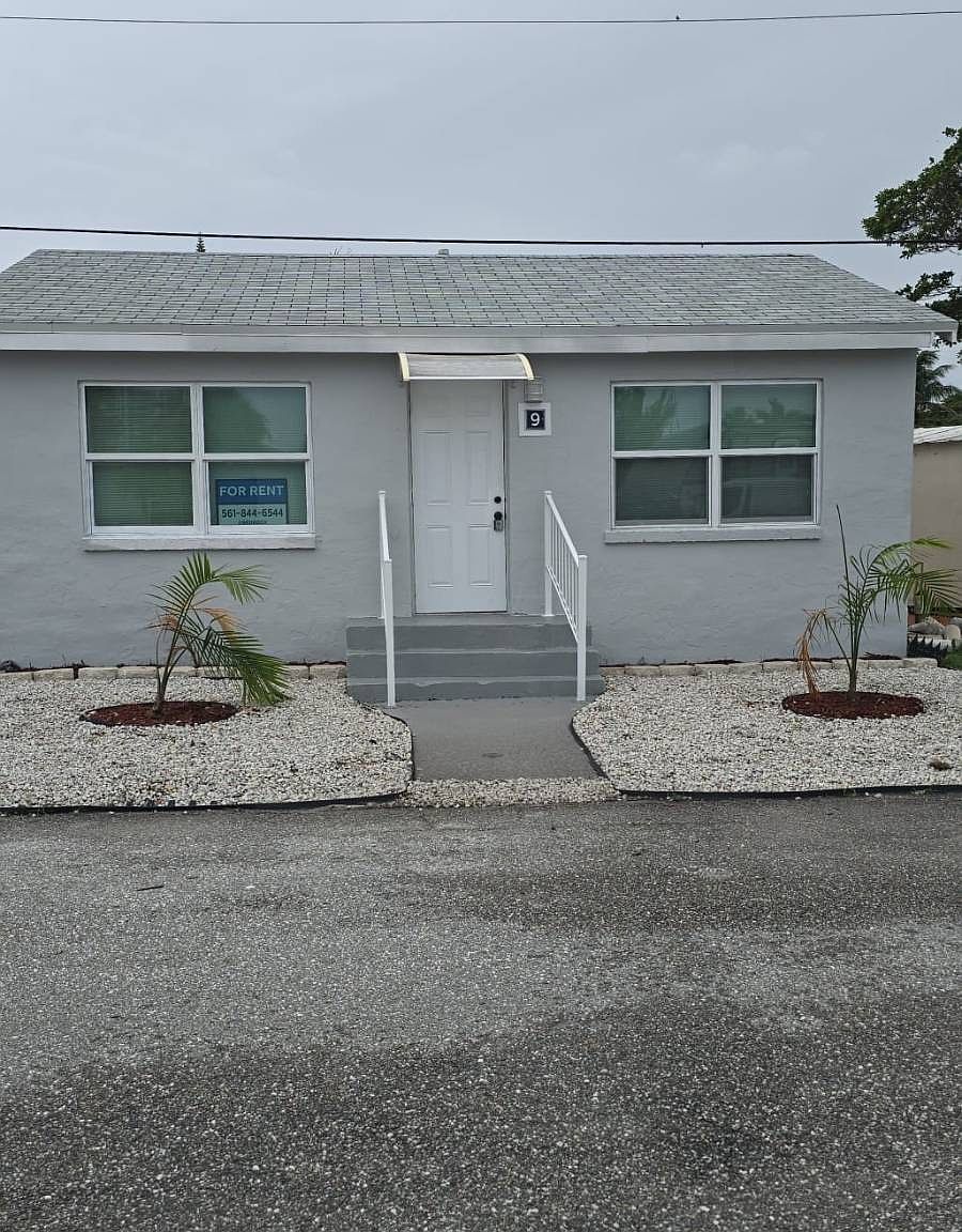 9 Pine Ridge Dr, West Palm Beach, FL 33404 | Zillow