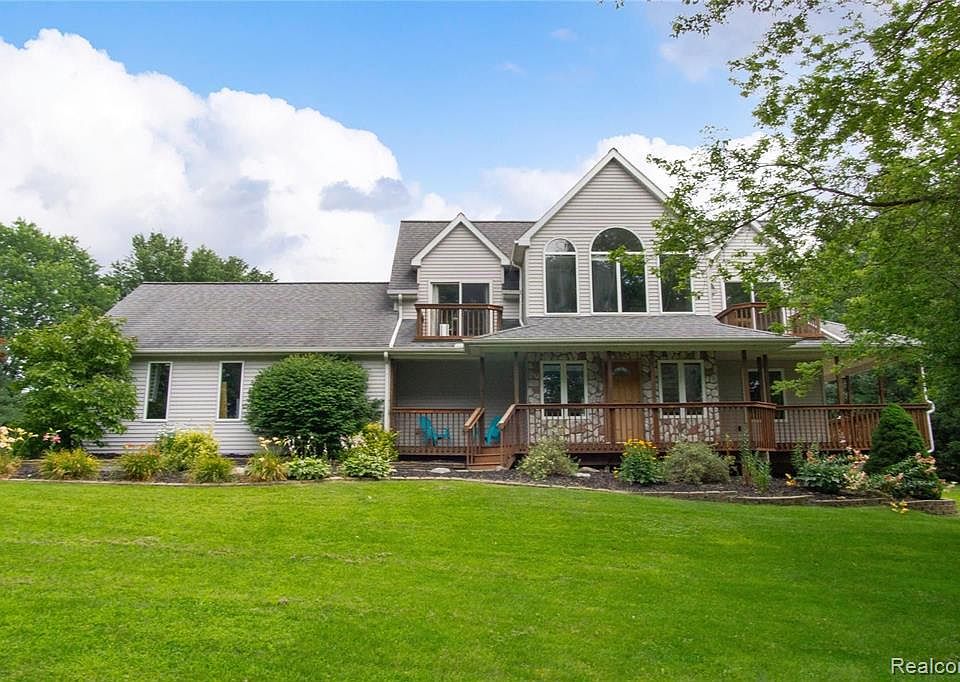 10198 Bennett Lake Rd, Fenton, MI 48430 | Zillow