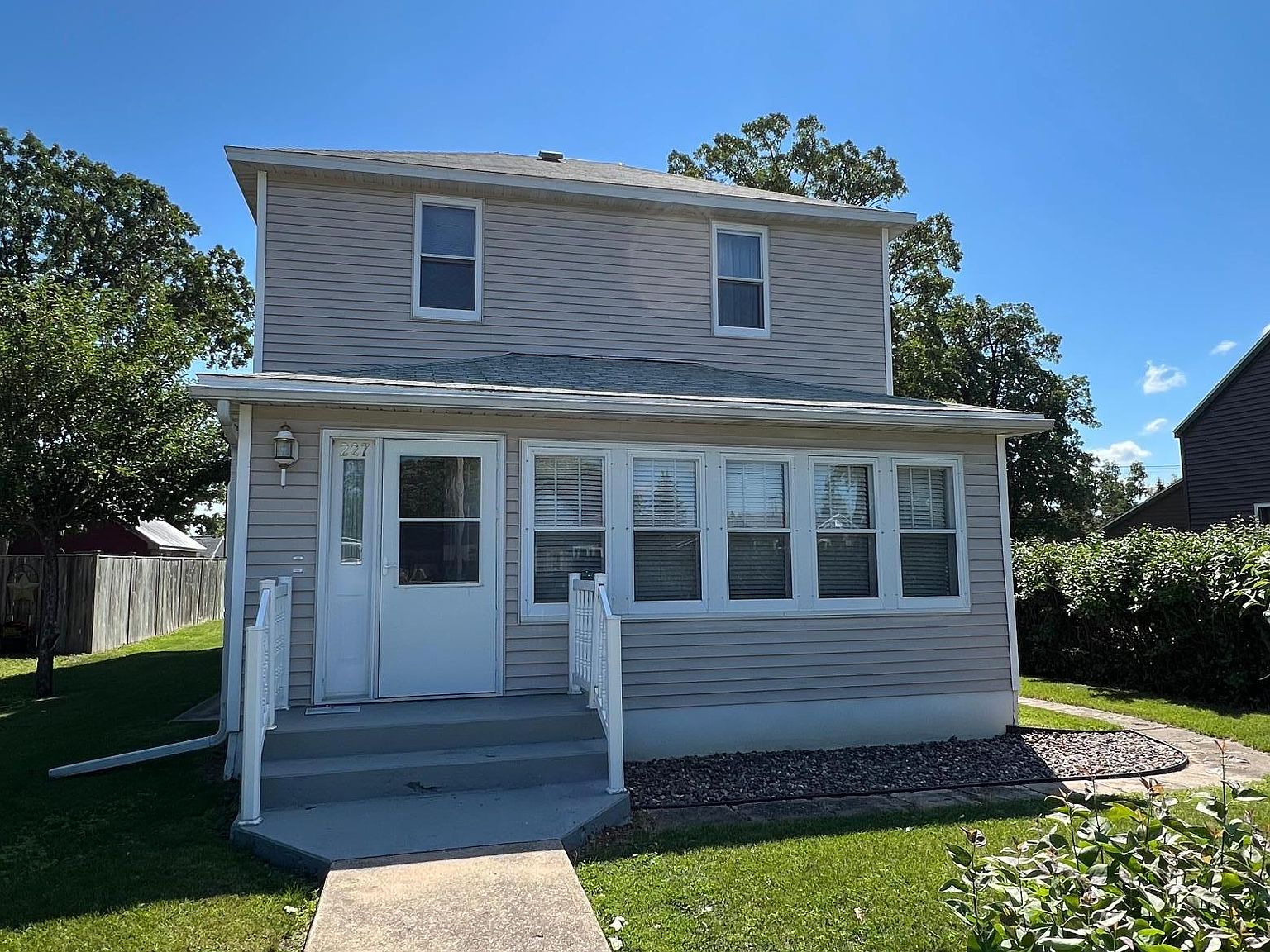 227 4th St S, Greenbush, MN 56726 | Zillow