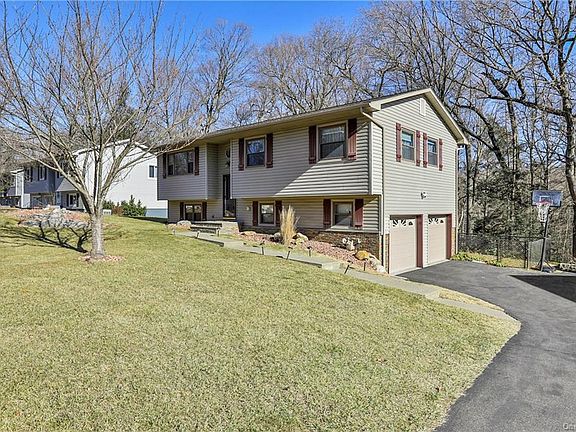 25 Raker Rd, Poughkeepsie, NY 12603 | MLS #H6232974 | Zillow