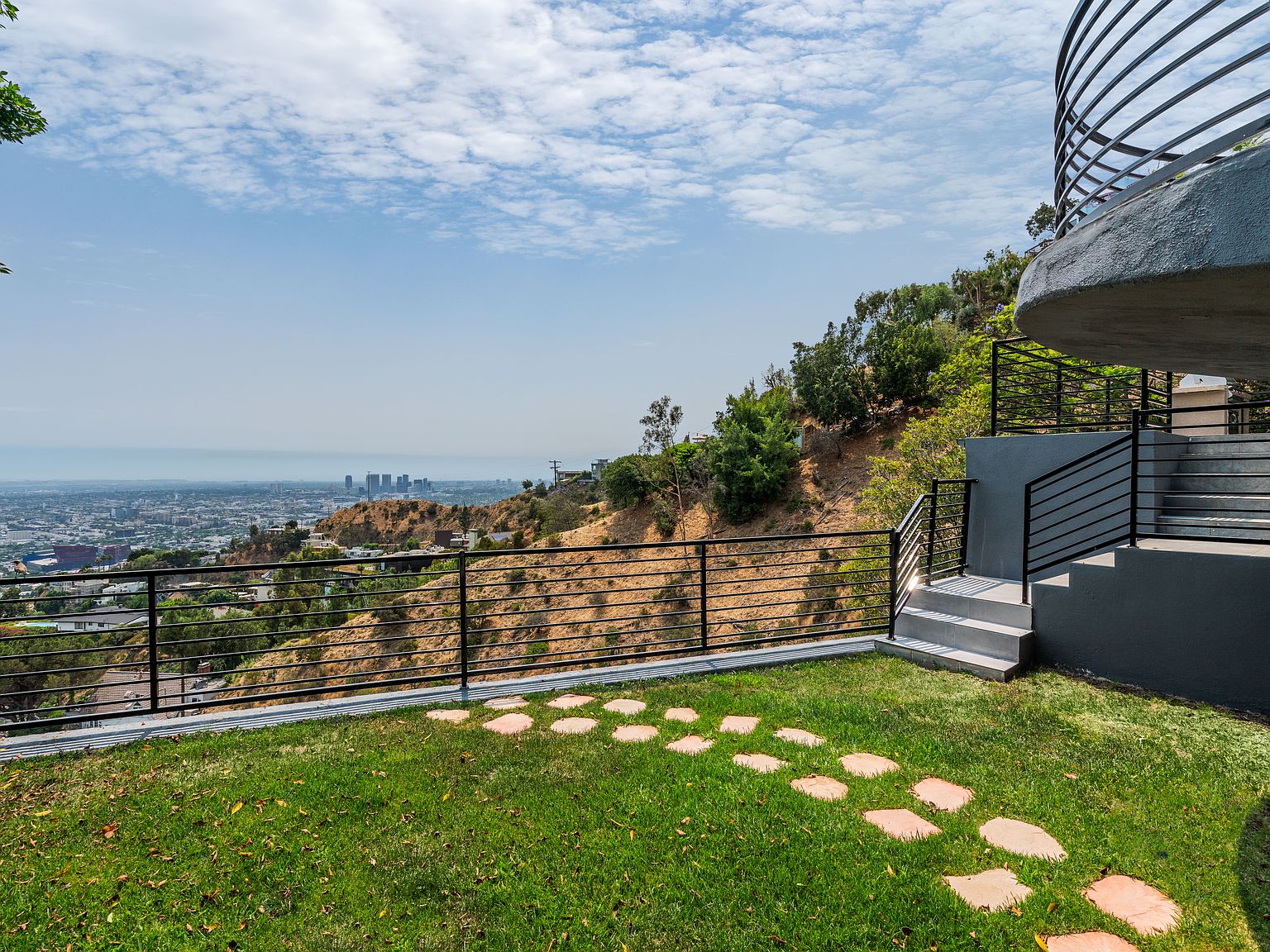 8464 Cole Crest Dr, Los Angeles, CA 90046 | Zillow