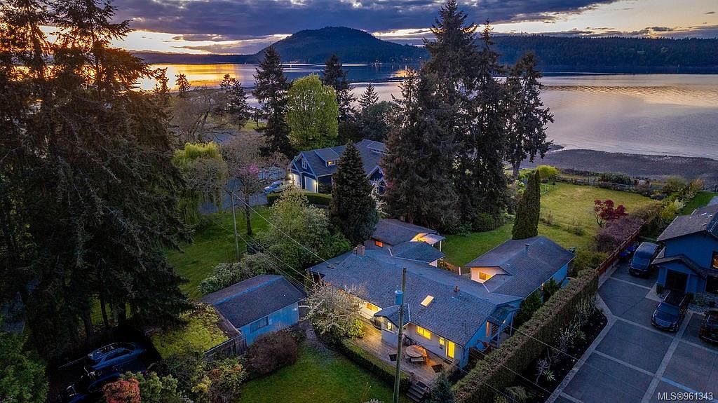 8028 Lantzville Rd, Lantzville, BC V0R 2H0 | MLS #961343 | Zillow