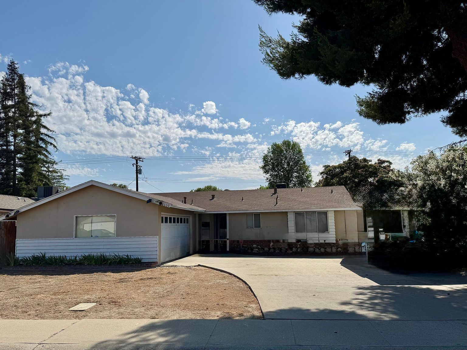 2039 S Locust Street, Visalia, CA 93277 | Zillow