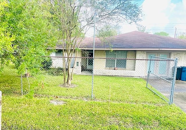 2425 Woodgate St, Houston, TX 77039 | Zillow