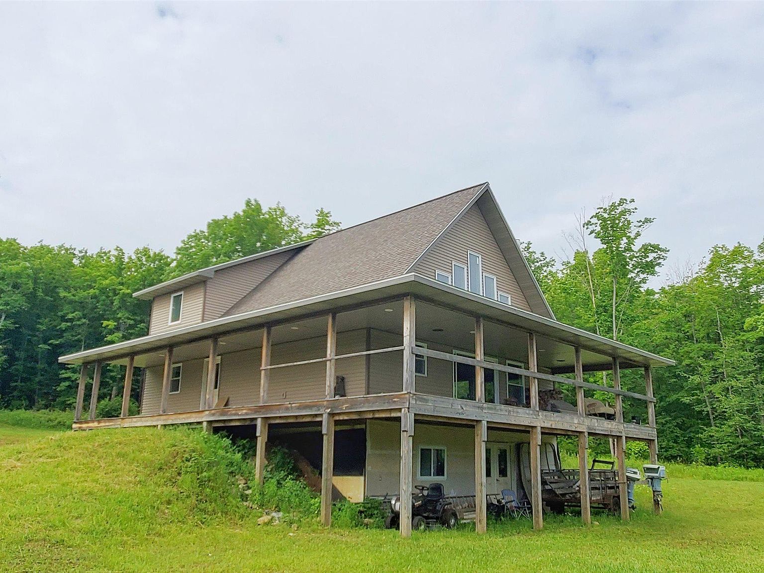 1046 Sanders Ln, Foster City, MI 49834 | Zillow