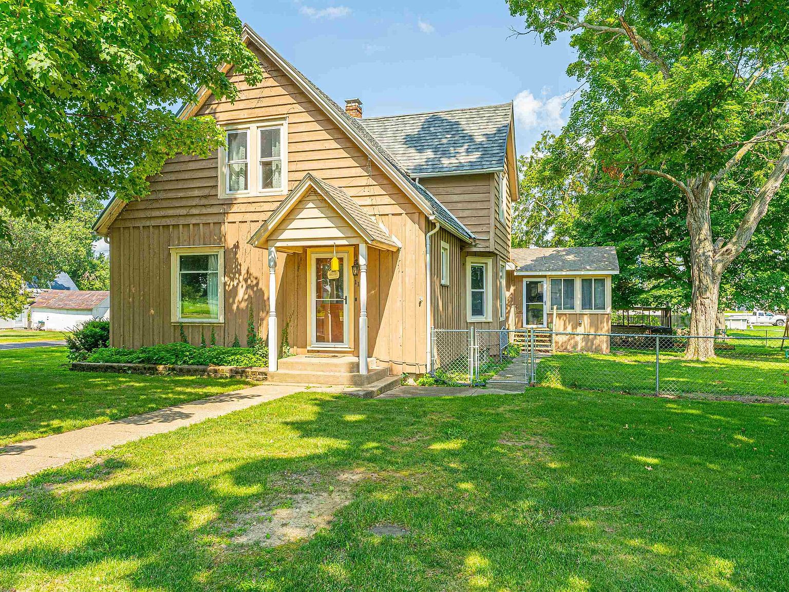 110 N Monroe St, Armington, IL 61721 | Zillow