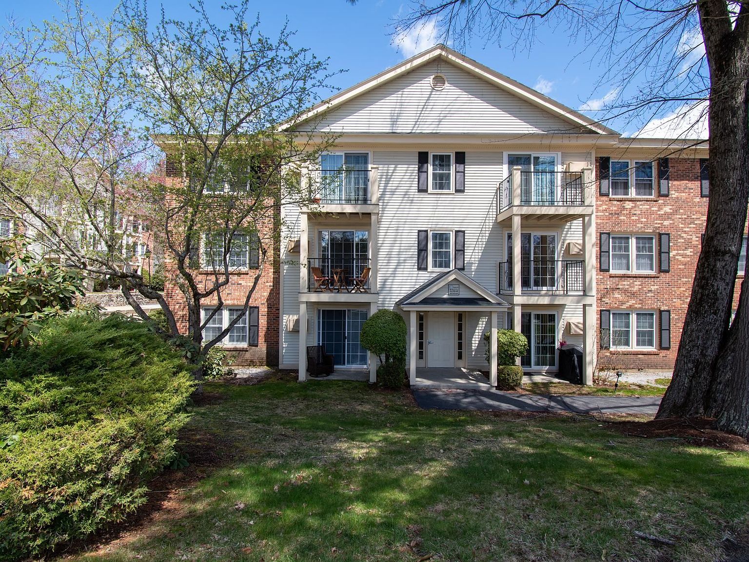 15 Northbrook Drive UNIT 1508, Manchester, NH 03102 | Zillow
