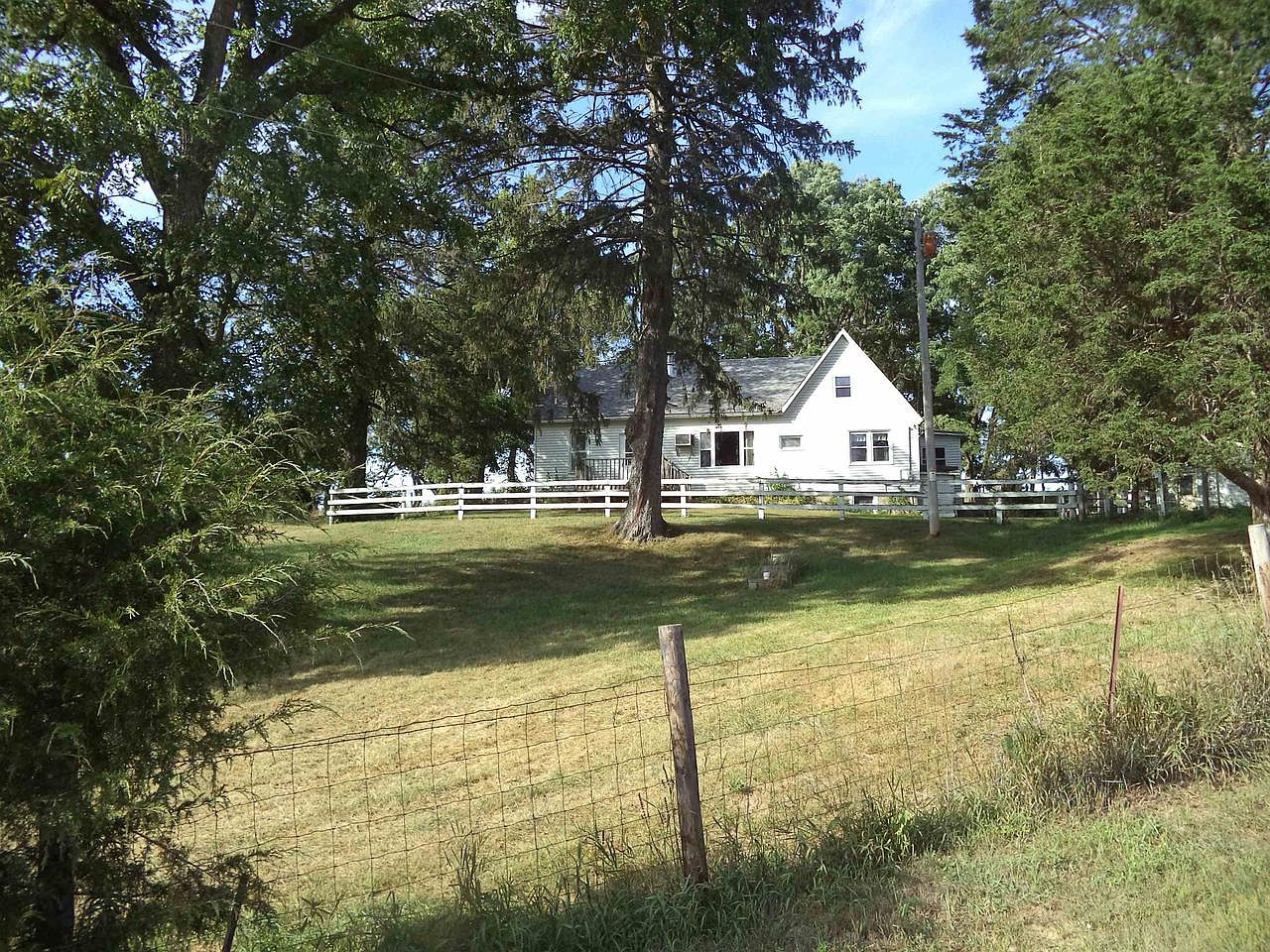 28758 County Road W, Hazel Green, WI 53811 | Zillow