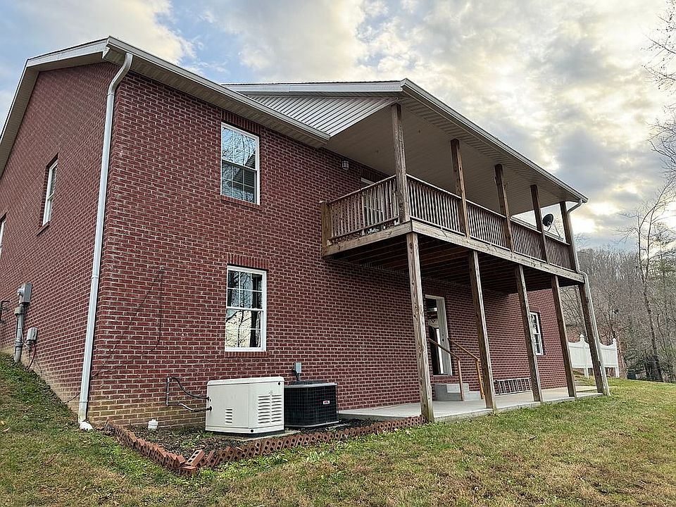 1029 Shawnee Trl, Elkview, WV 25071 | Zillow