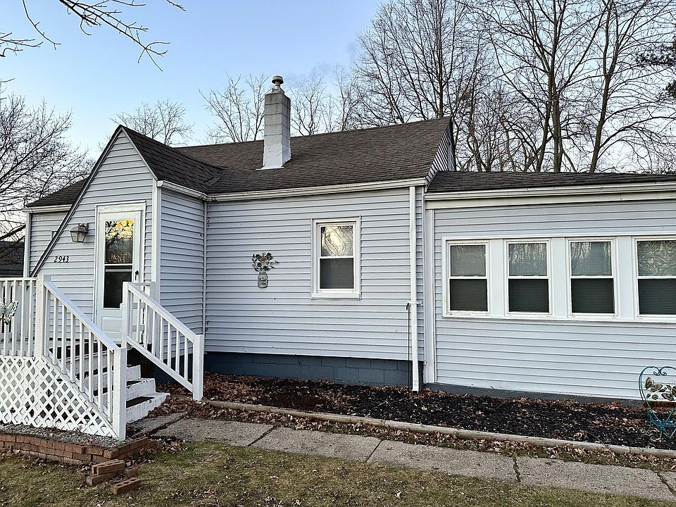 2943 S Grove St, Ypsilanti, MI 48198 | Zillow