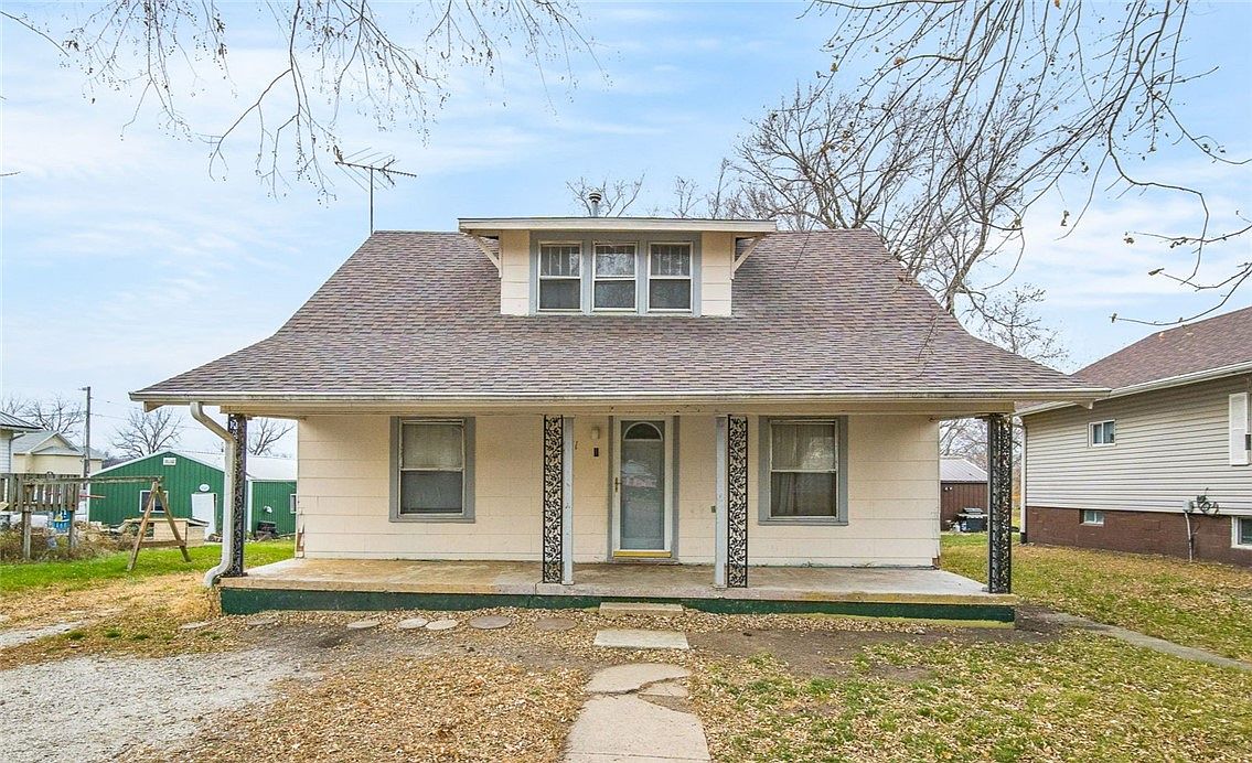 211 SW 2nd St, Melcher, IA 50163 | Zillow