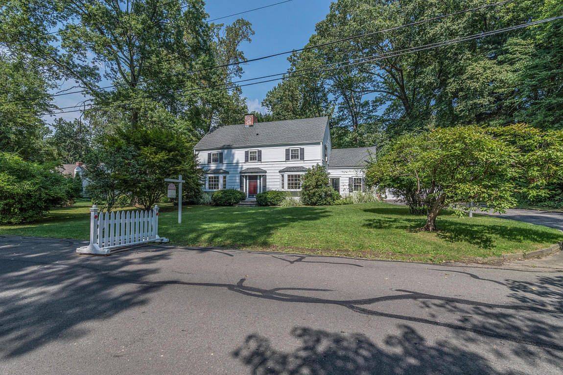 10 Rocaton Rd, Darien, CT 06820 | Zillow