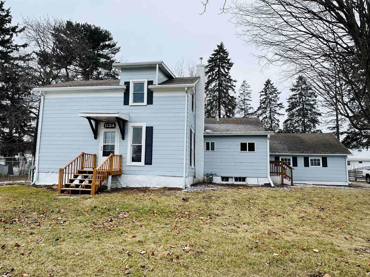 1124 S Saxby Ave, Freeport, IL 61032 | MLS #202400106 | Zillow