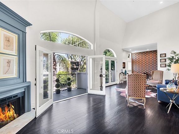 11690 Montana Ave APT 301, Los Angeles, CA 90049 | MLS #SR23150519 | Zillow