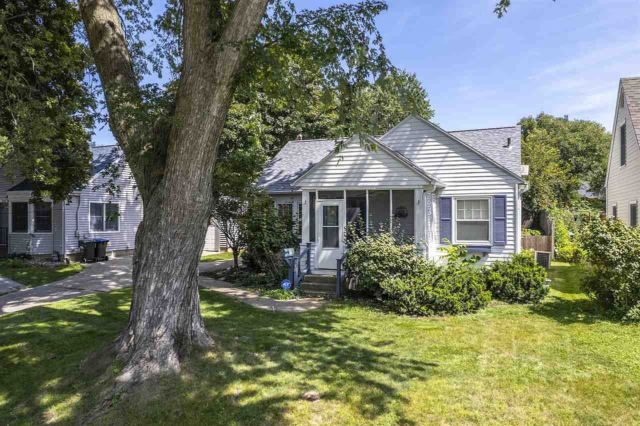 318 Fairview Ave, Iowa City, IA 52245 | Zillow