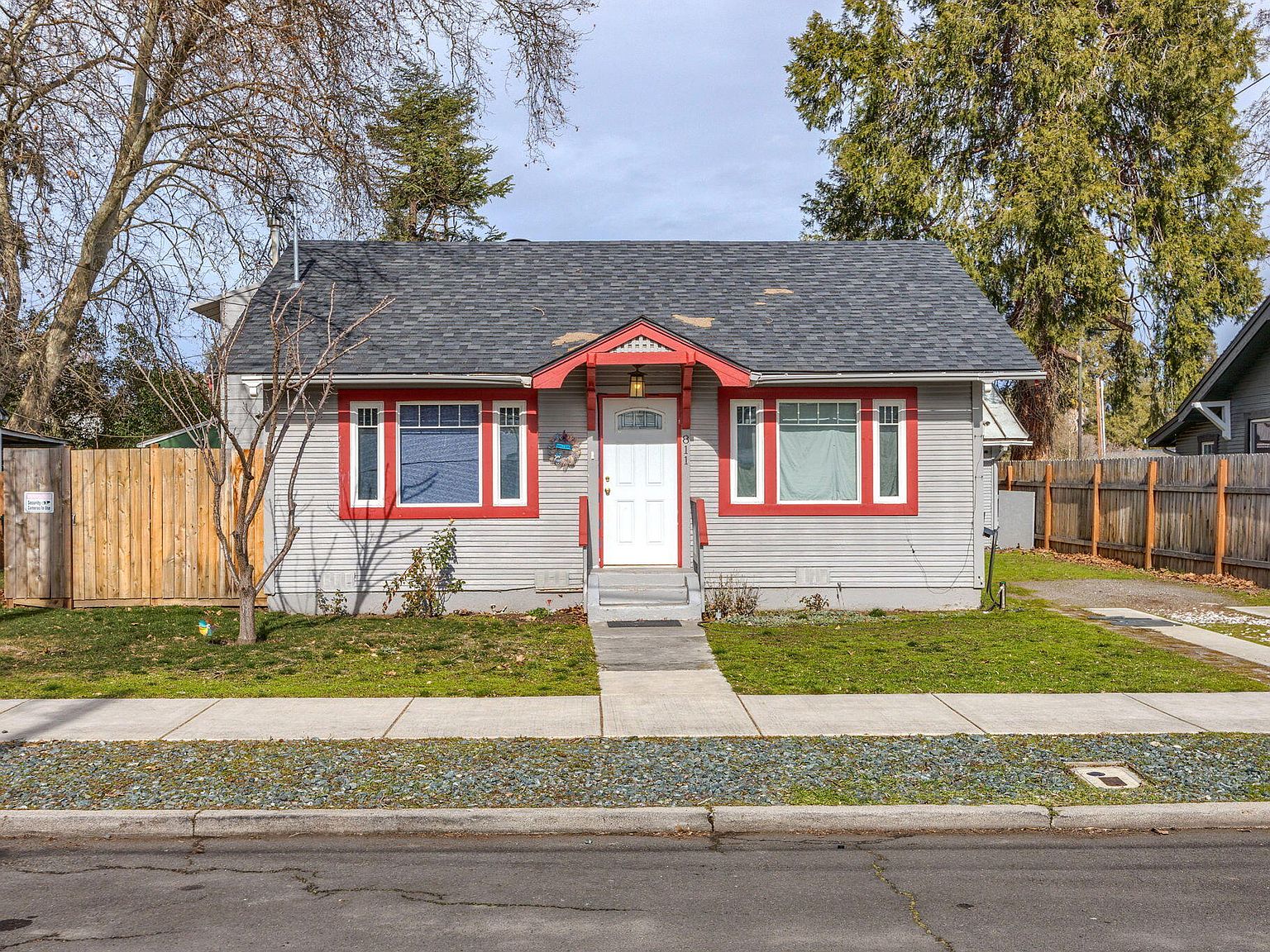 811 Taylor St, Medford, OR 97504 | Zillow