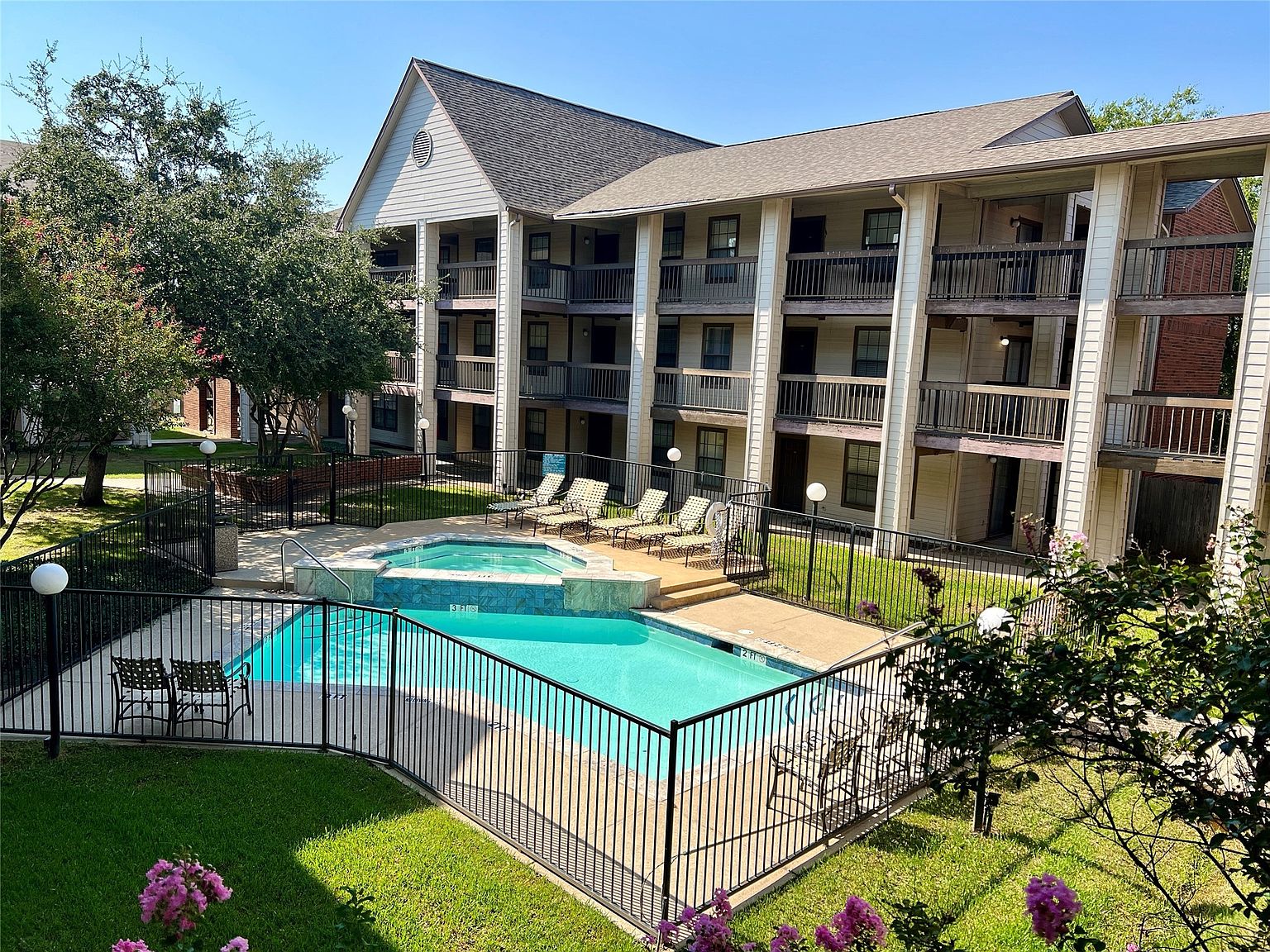 218 N Texas Blvd APT 210, Denton, TX 76201 | MLS #20835406 | Zillow