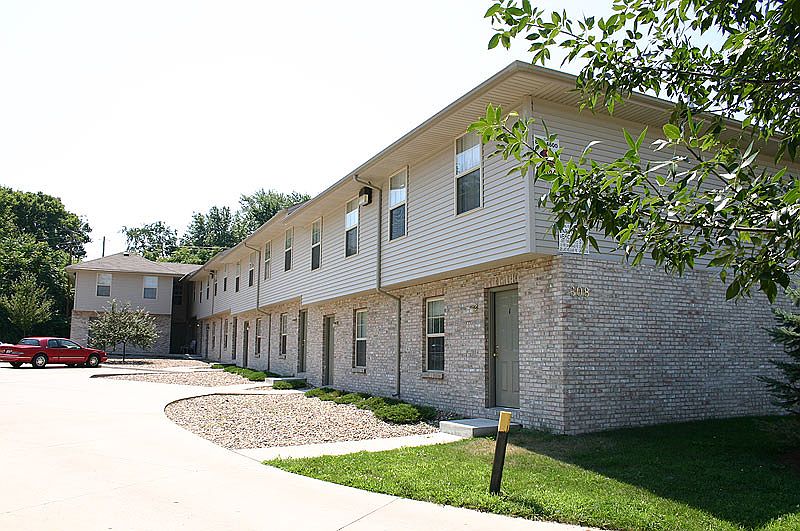 608 Hillview Dr #1-A, Normal, IL 61761 | Zillow