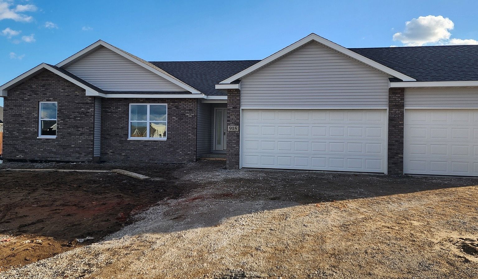 915 E Jesse Ct, Coal City, IL 60416 | Zillow