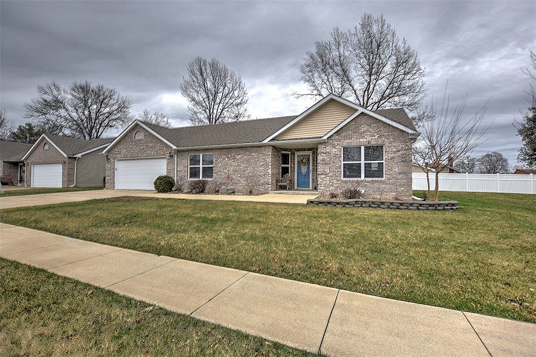 380 Scovill Ct, Decatur, IL 62522 | Zillow