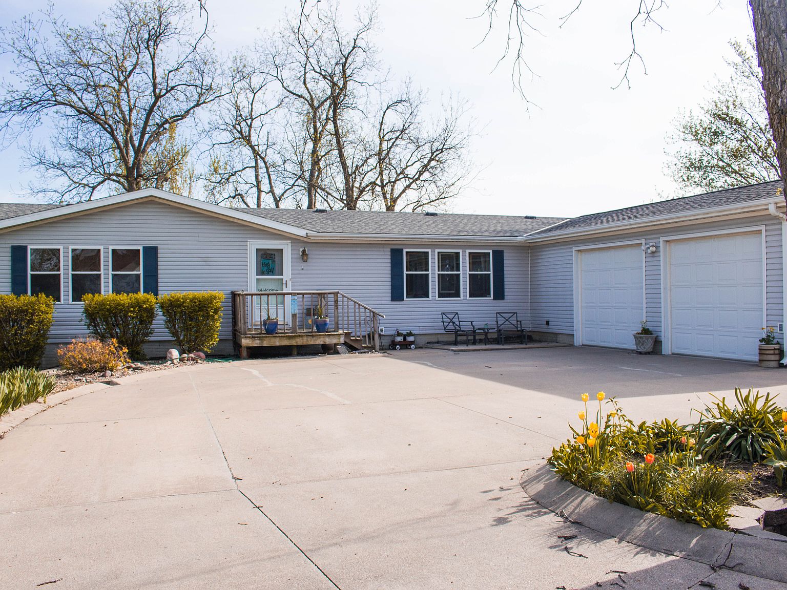 705 E Main St, Murray, NE 68409 | Zillow