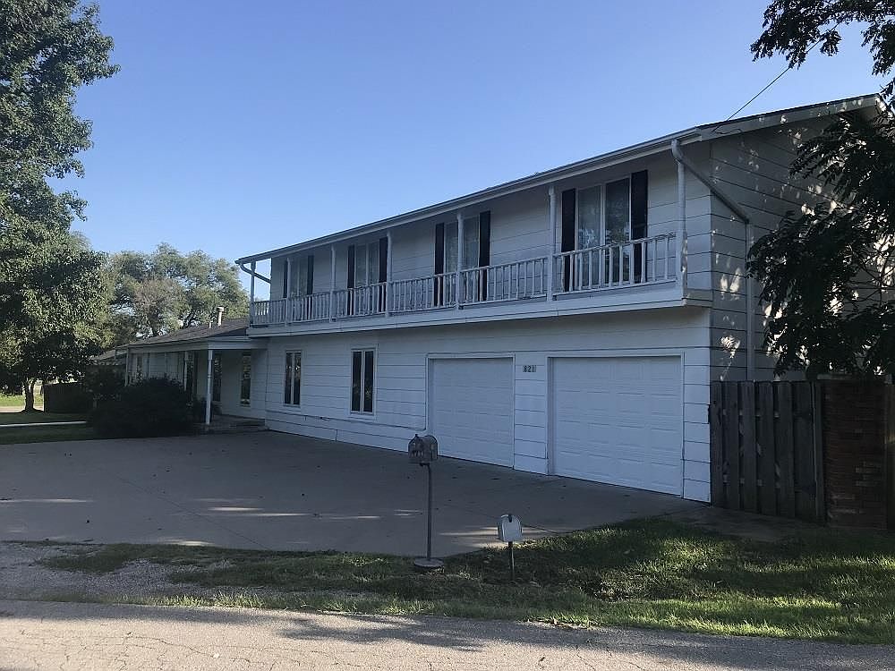 821 E High St, Towanda, KS 67144 | Zillow