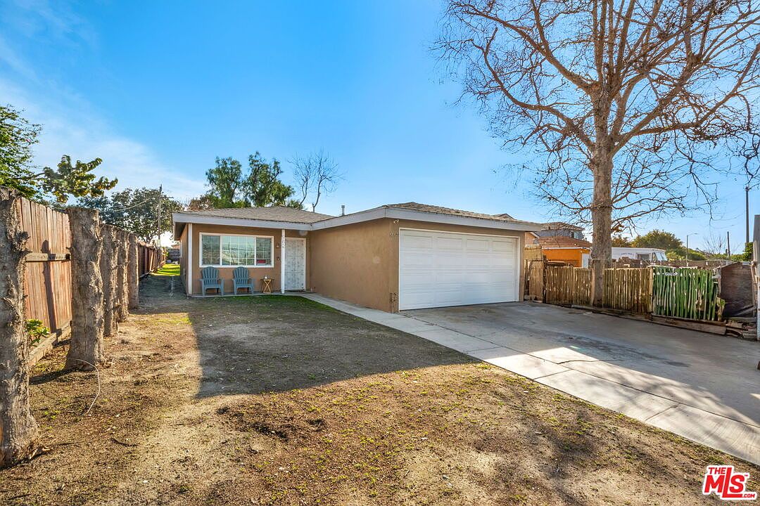 962 E Lanzit Ave, Los Angeles, CA 90059 | Zillow