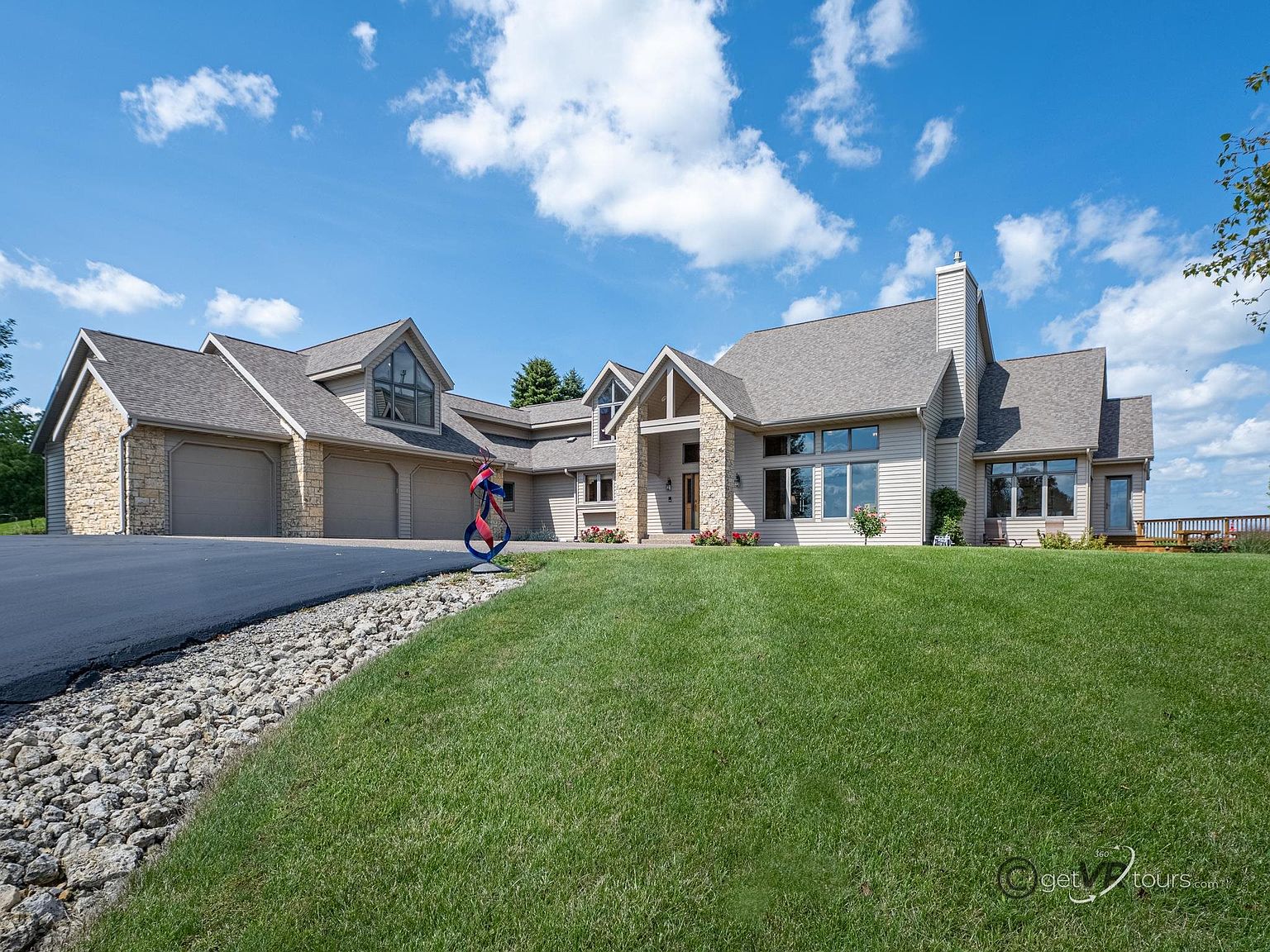 1960 W Stagecoach Trl, Scales Mound, IL 61075 | Zillow