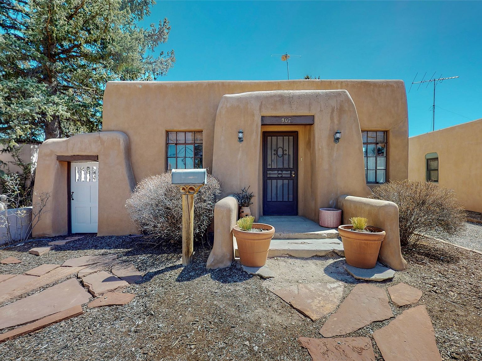 807 Gildersleeve St, Santa Fe, NM 87505 | Zillow