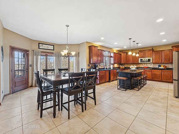 260 N Forest Dr, Addison, IL 60101 | MLS #12335887 | Zillow