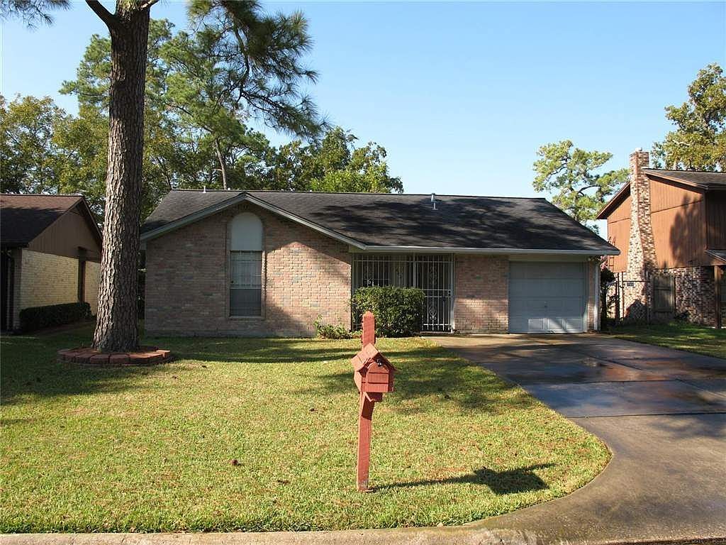 542 Cool Mist Dr, Houston, TX 77013 | Zillow