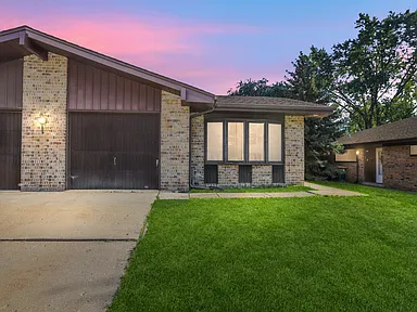 103 Innsbrook Dr Streamwood IL | Zillow