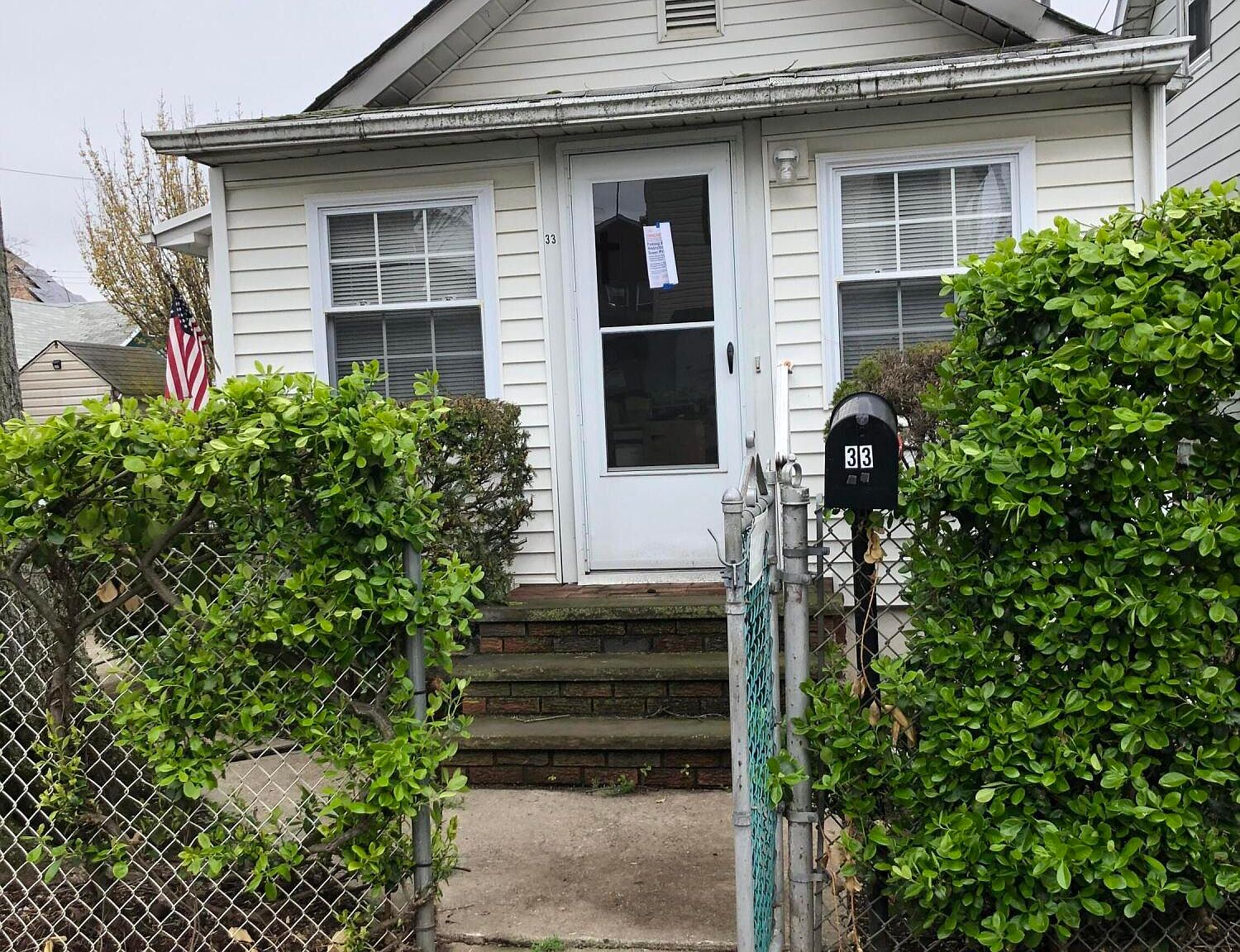 33 Seafoam St, Staten Island, NY 10306 | Zillow