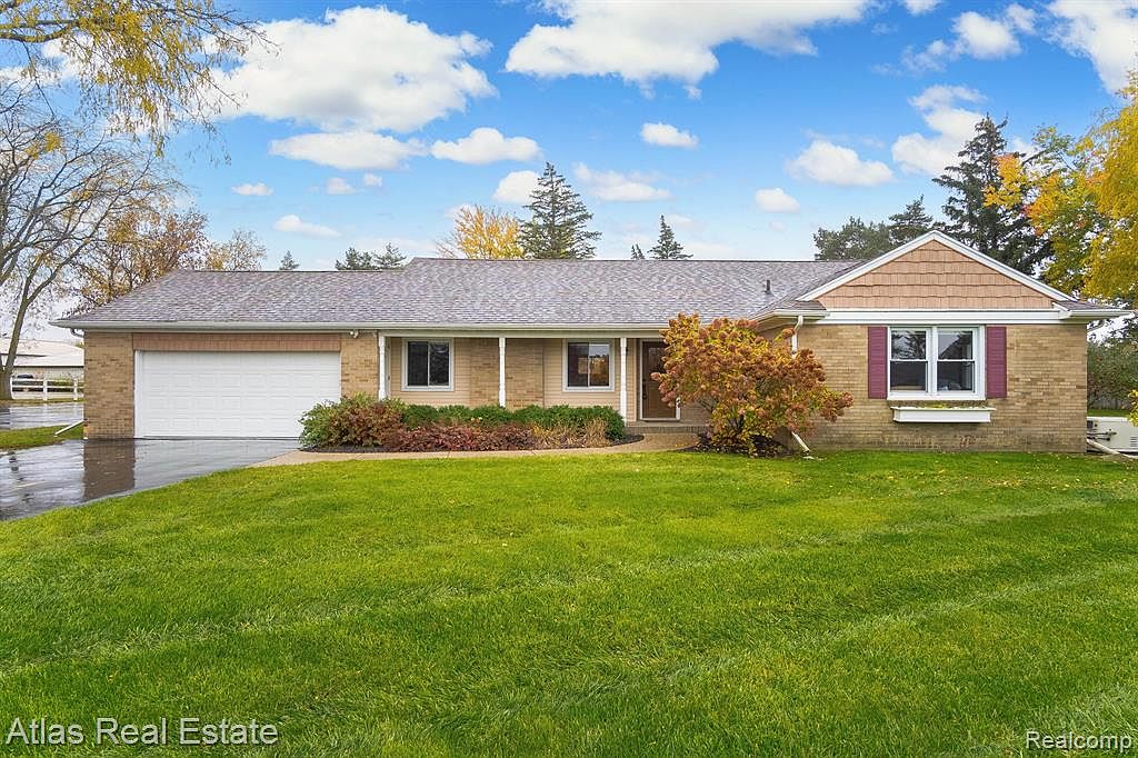 2328 E Cook Rd, Grand Blanc, MI 48439 | Zillow